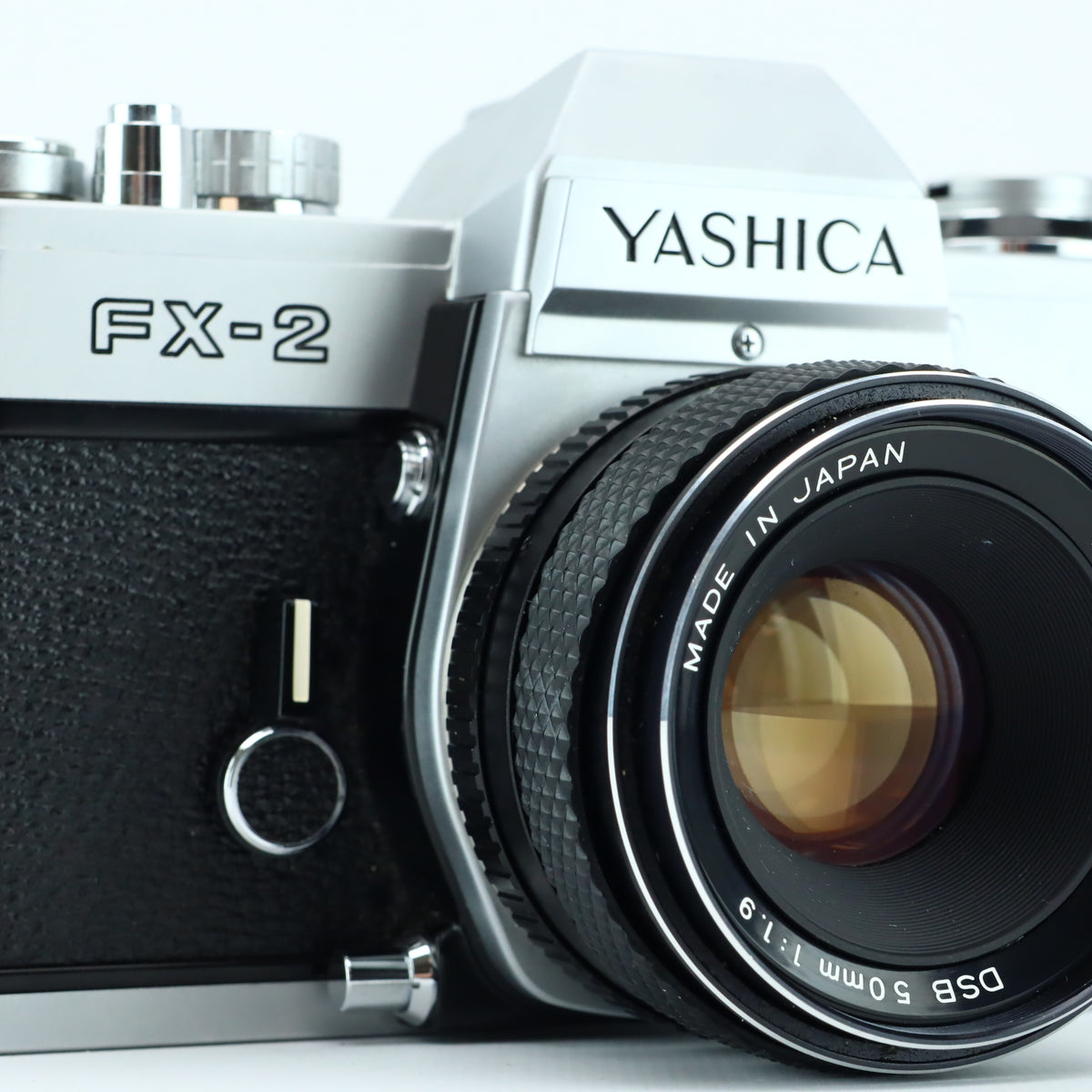 Yashica FX-2 + Yashica DSB 50mm 1,9 – Hard to Find Camera Store